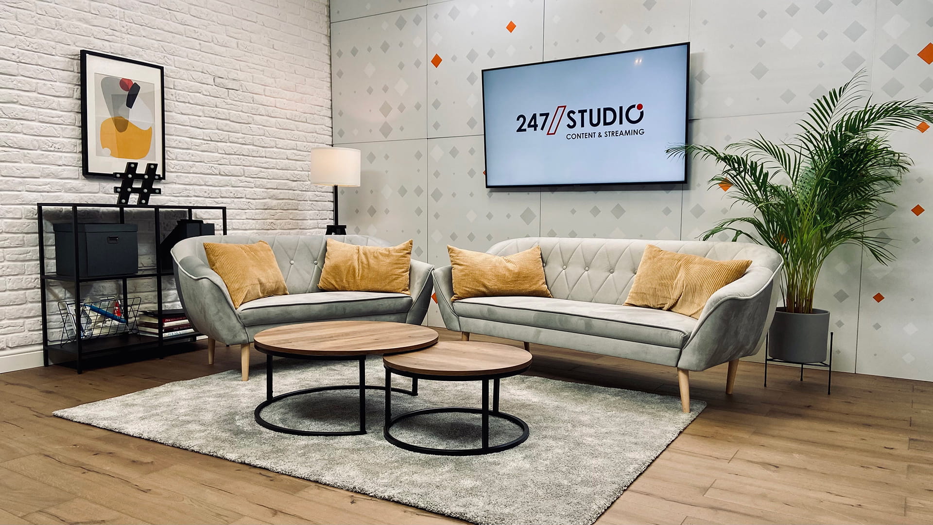 247Communication uruchamia swoje studio broadcastowe - 24/7Communication